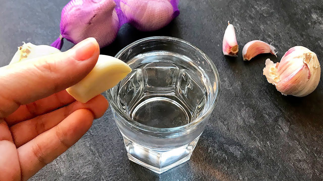 The Wonders of Garlic Water: A Simple Daily Habit with Big Benefits ...